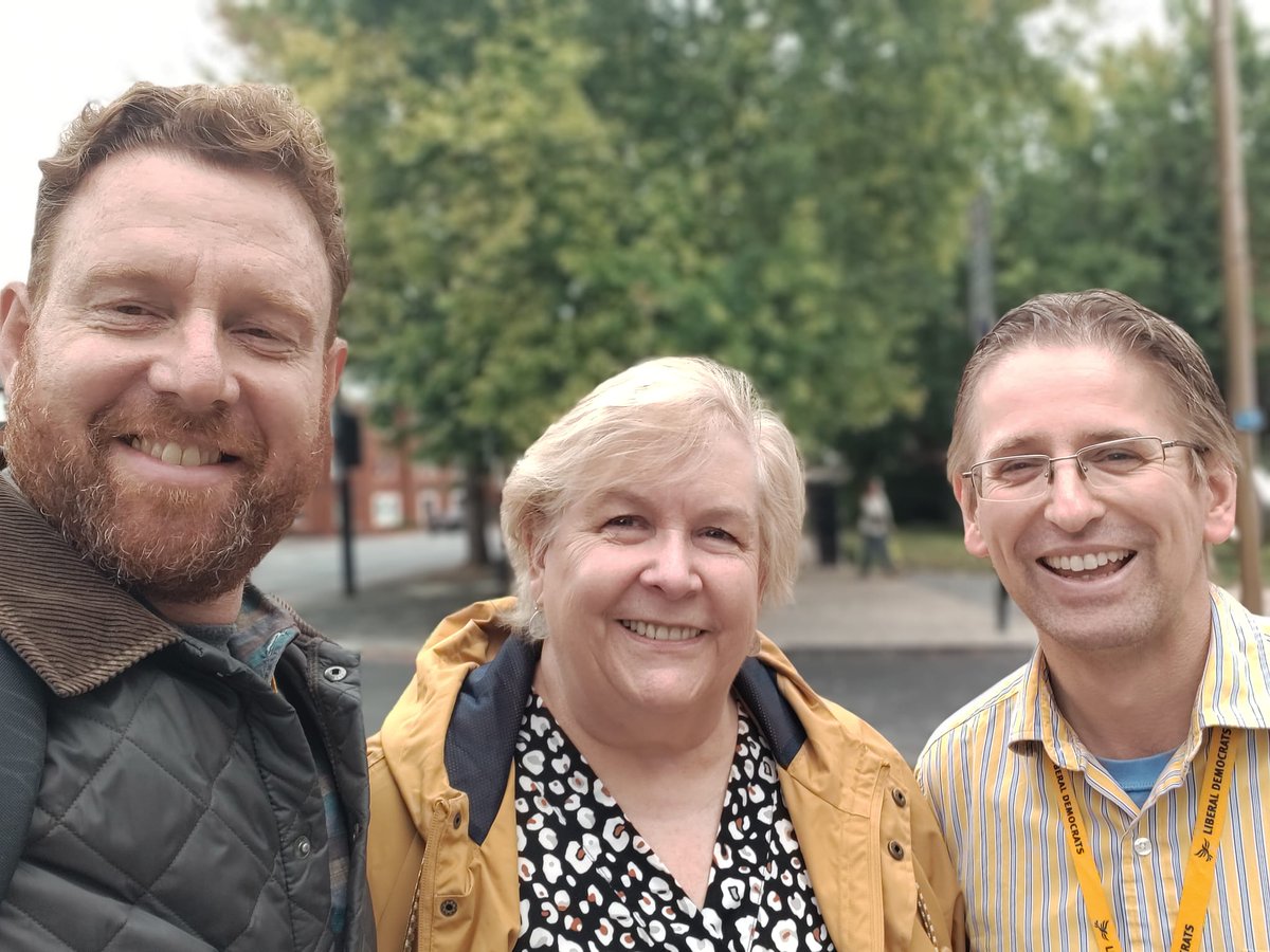 Julie Ireland's Instagram, Twitter & Facebook on IDCrawl