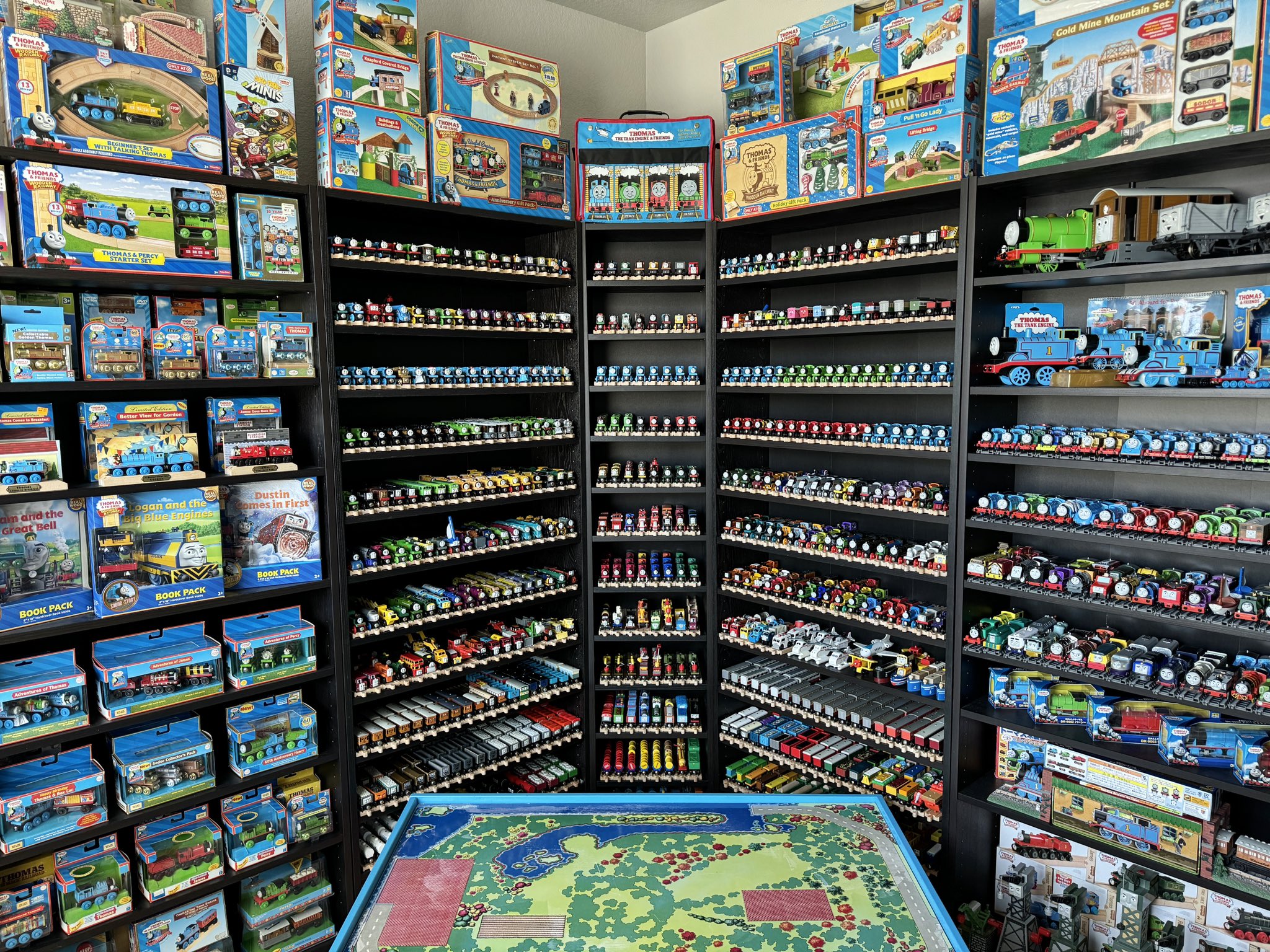 Thomas The Train Room Sunny Days Entertainment Thomas The Train Pop Up