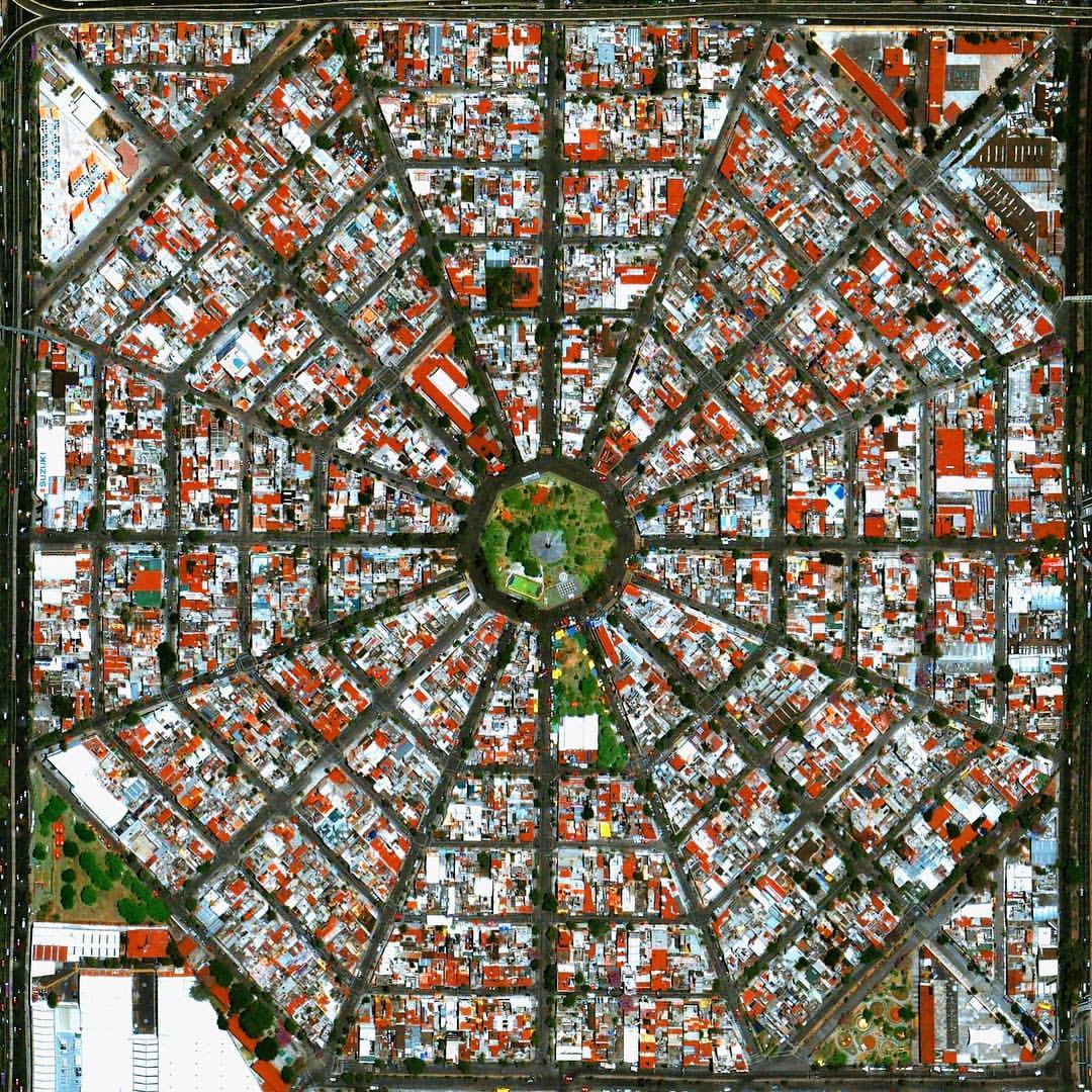 Cities in the World, famous for their Urban Planning... A thread...🧵 1 ...