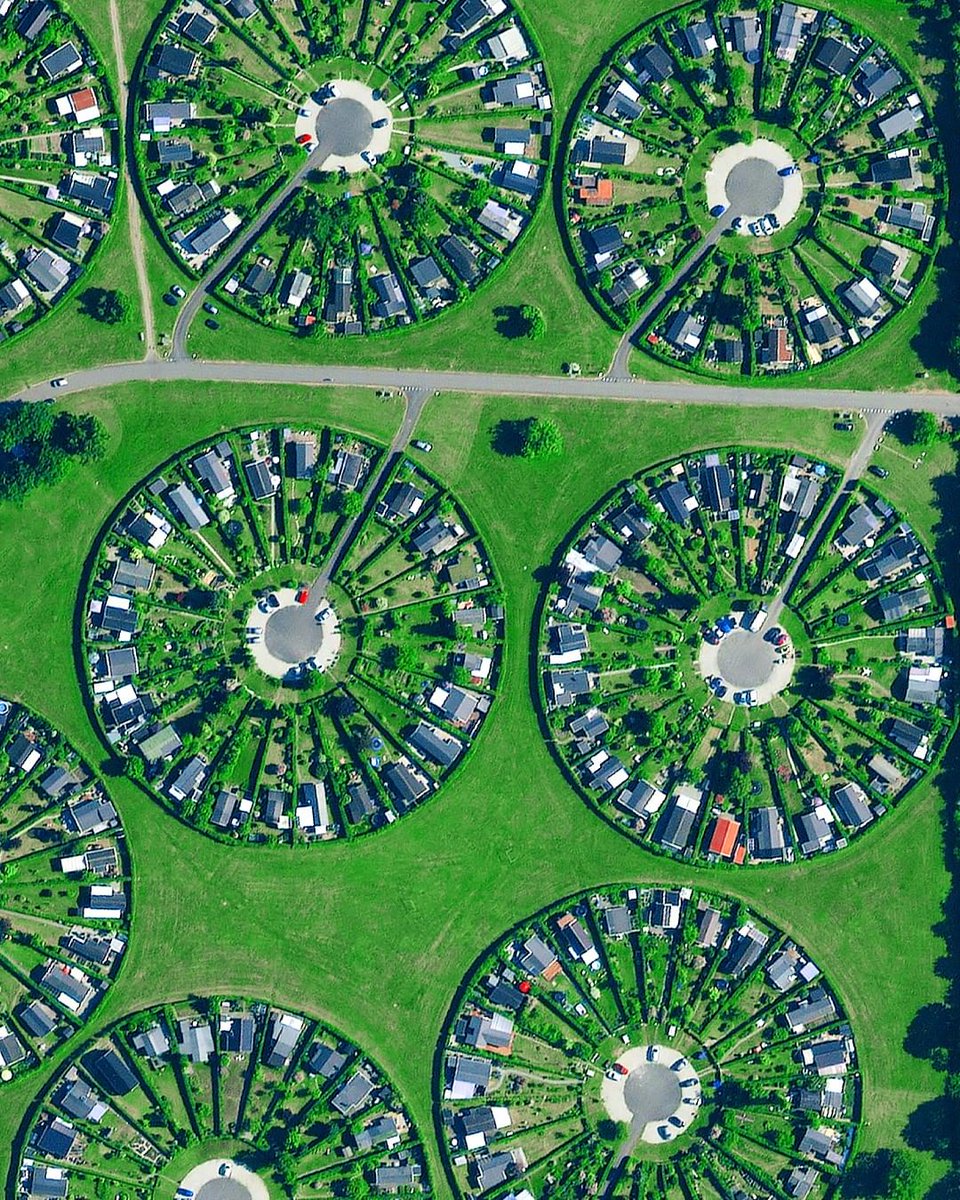 Cities in the World, famous for their Urban Planning... A thread...🧵 1 ...