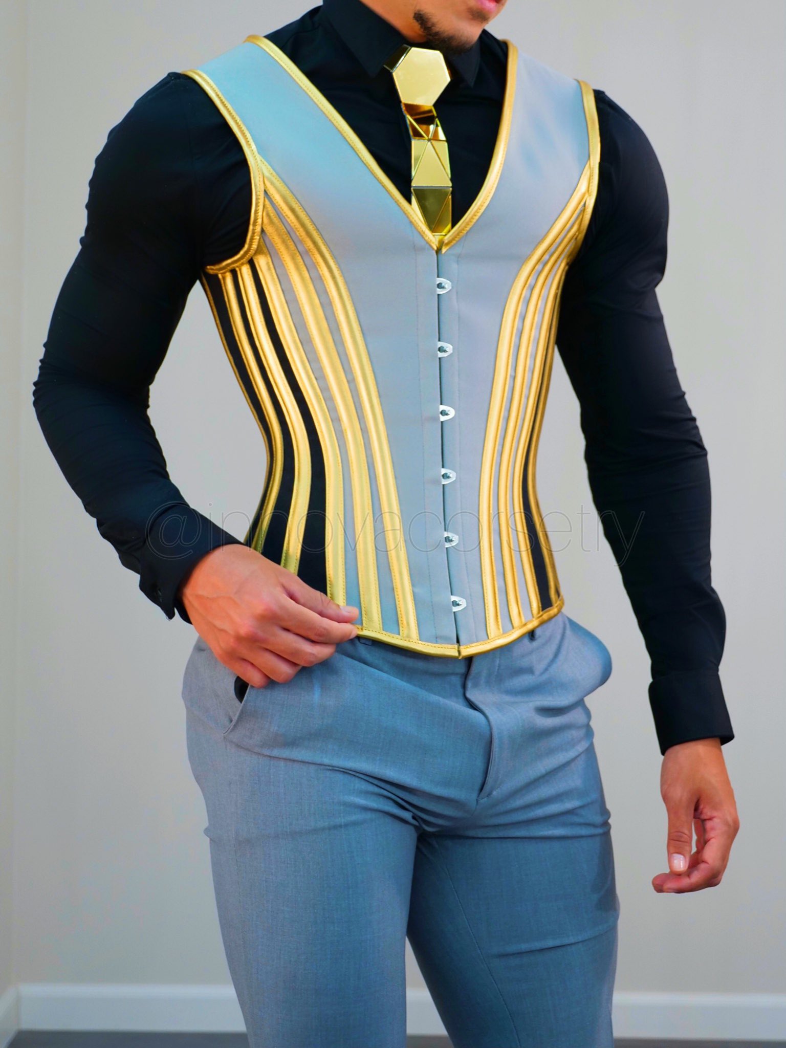 Innova Corsetry on X Custom Corset Vest Order Yours https t gHjBlnHyBo This piece is tailored with your measurements and you can choose your desired color fabric and style. innovacorsetry corsetves...