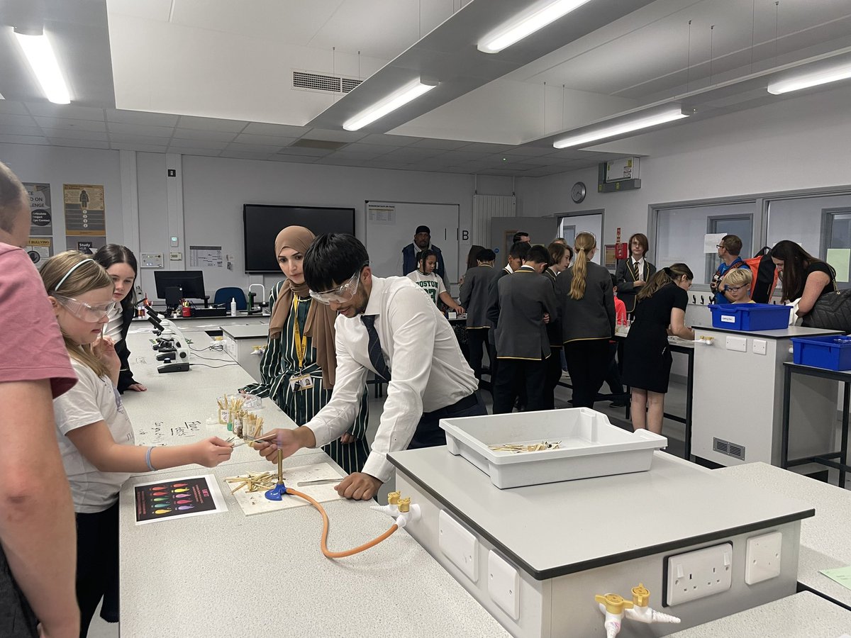 Sixth Form - Harris Academy Wimbledon