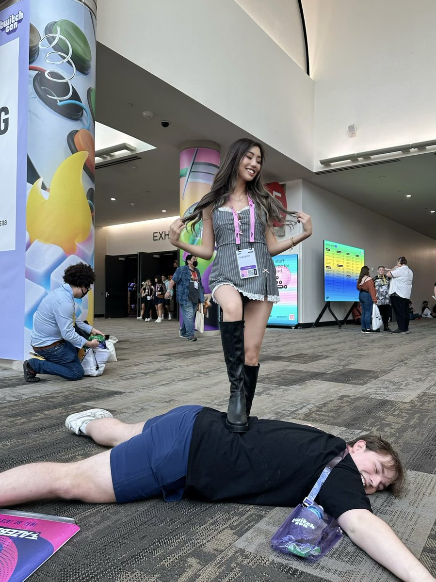 Real life victory poses - Page 131 - Male vs Female | The Mixed ...