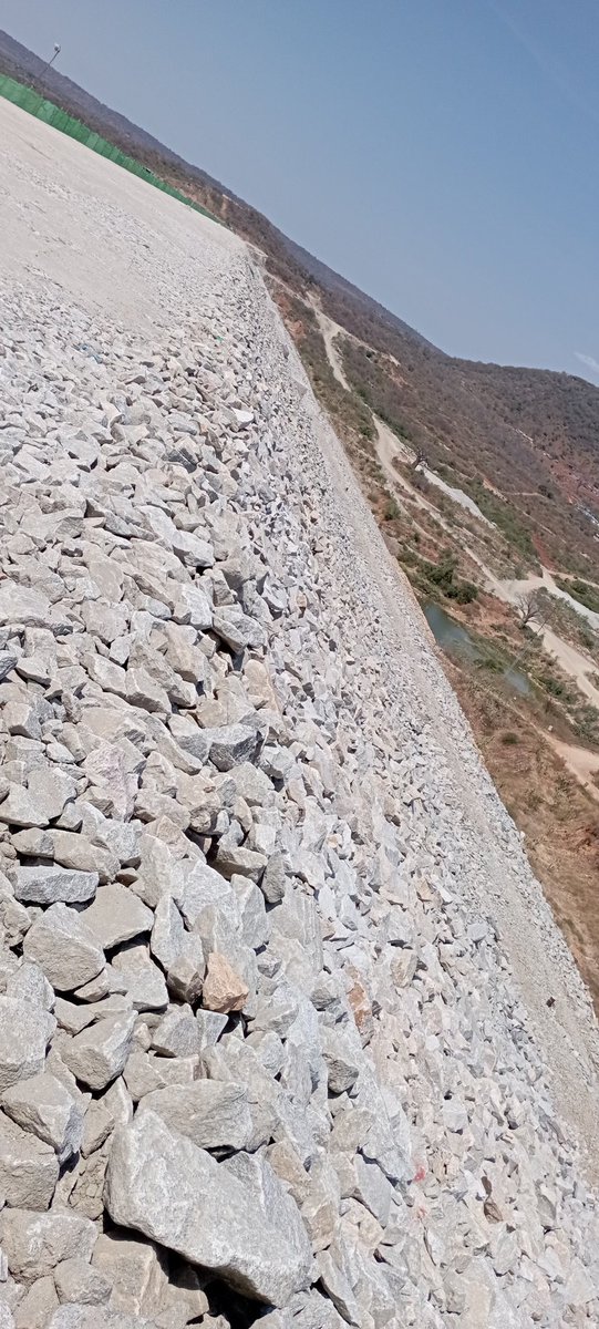 I was privileged to attend the @TheIEK Thwake Dam site visit last week on Friday. More details ...