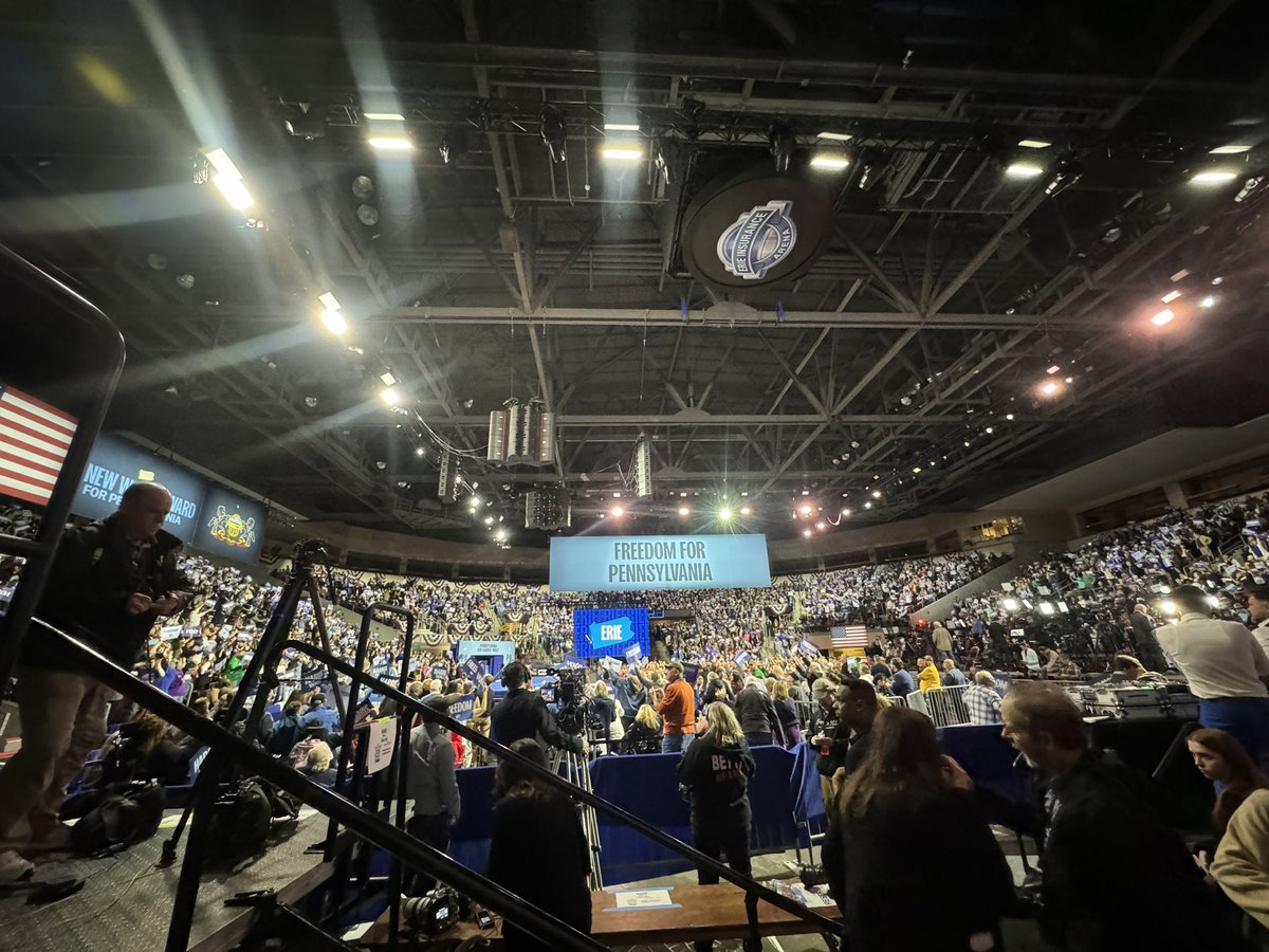 Long lines for VP Harris rally today with Sen. Fetterman at 9,000+ seat ...