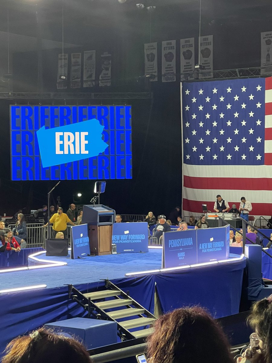 Long lines for VP Harris rally today with Sen. Fetterman at 9,000+ seat ...