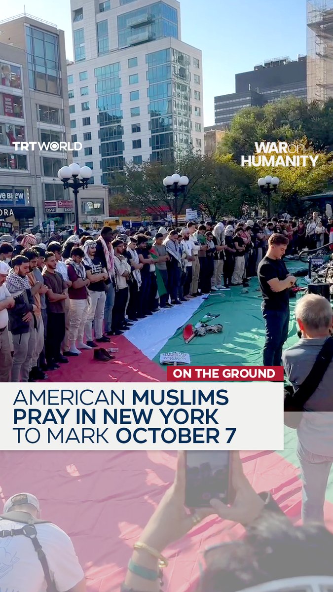 American Muslims Praying American Muslims See Trump As Unfriendly But