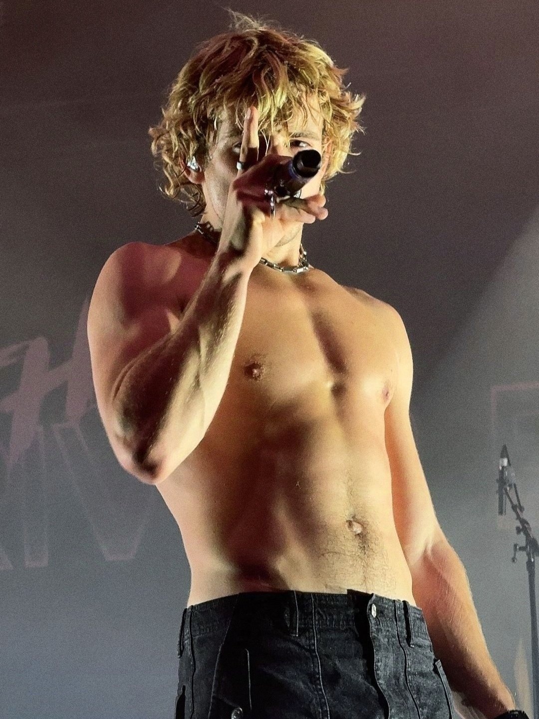 Ross Lynch Body Daily Men — ROSS LYNCH Behind The Blinds, 2024