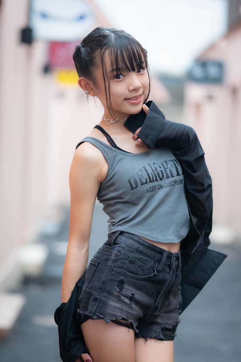 【動画】JS4のジュニアアイドルが福岡・天神でストリ ップ [808139444] : シャトーにゅーす