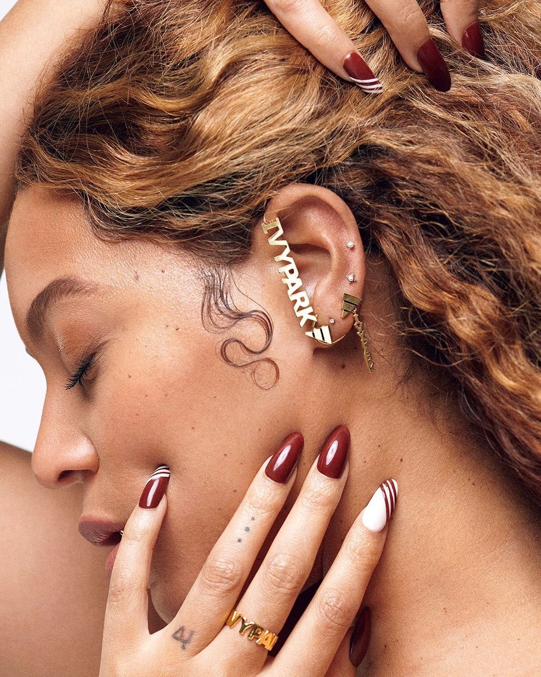 Beyonce Wedding Ring Tattoo Olivia Went To Get A Three Word Tattoo.