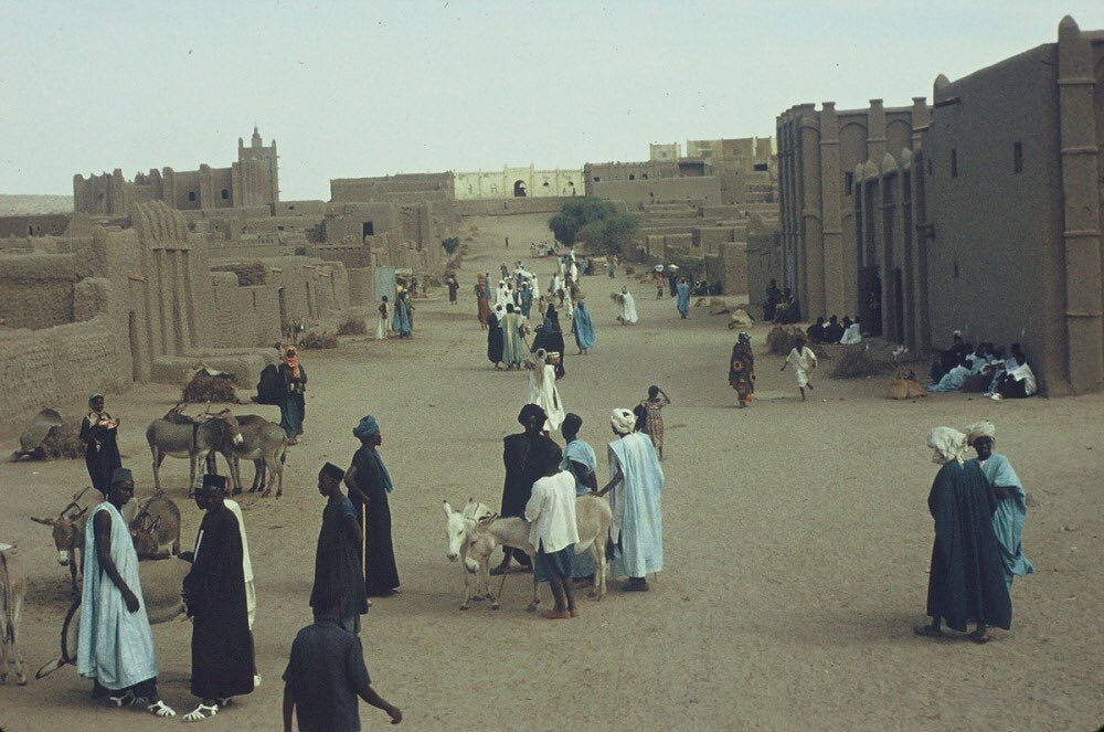 Une rue de Goundam, Mali 1959