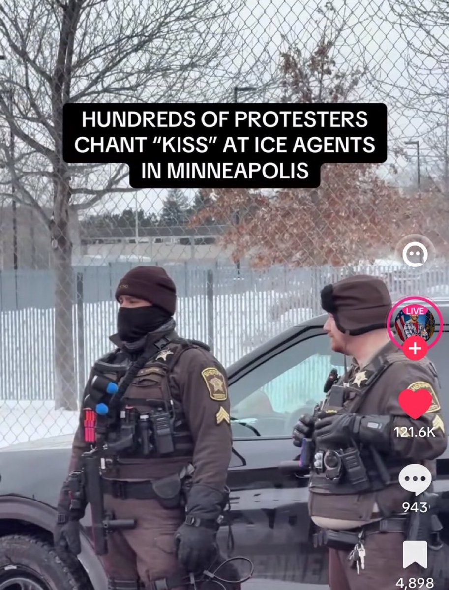 fatspo on the right oh my god… https://t.co/RUj2IHA1bK