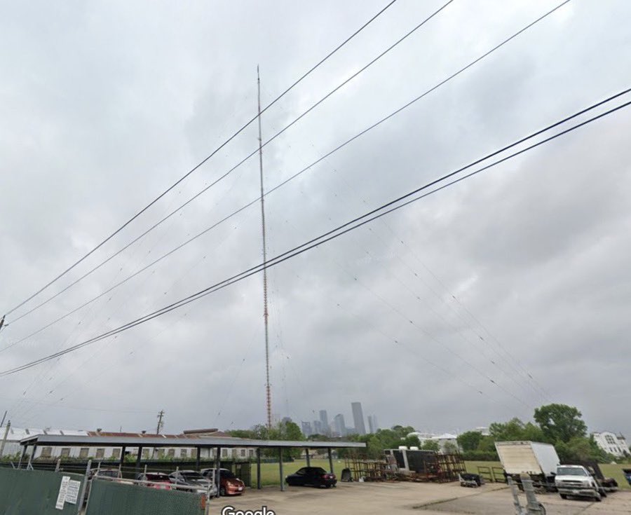 🚨#UPDATE: Officials say the tower involved in the crash was a radio ...
