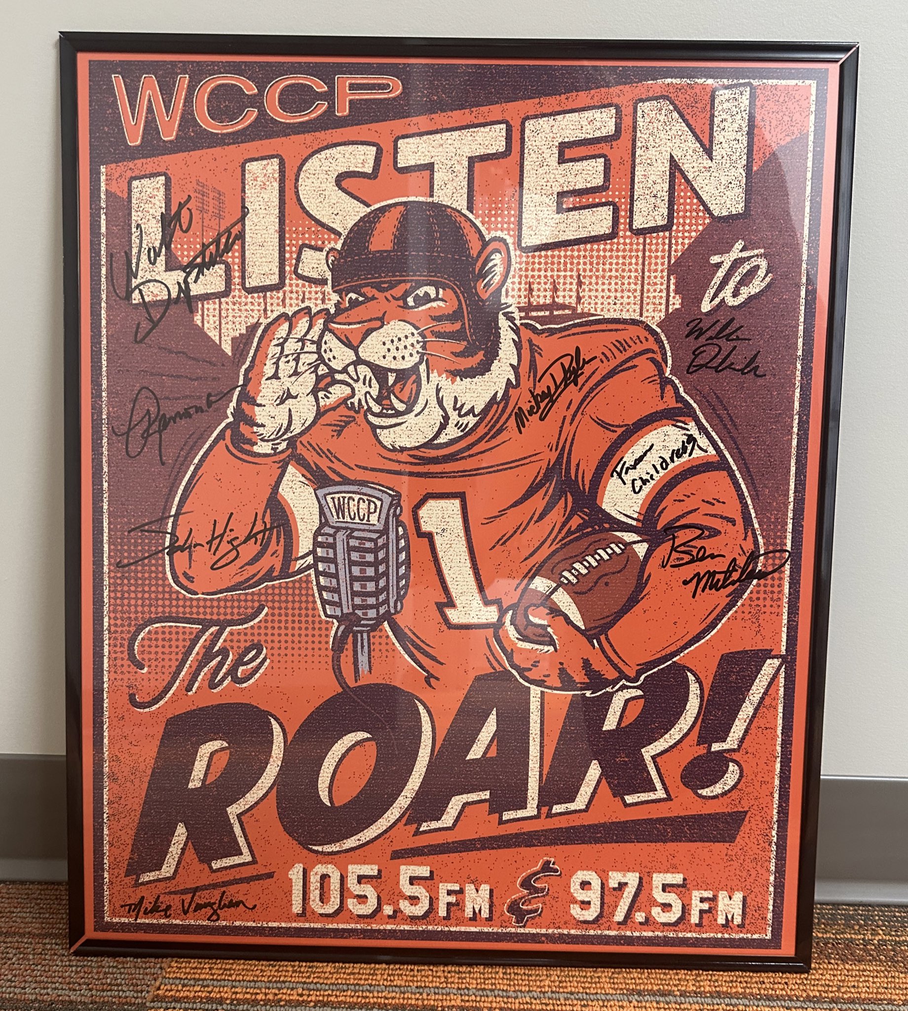 The ROAR on X Road Rage T4T auction 10 25 deptulahasrage DabosALLINTeam For the ROAR super fan ROAR poster hand signed by our on air team ROAR t shirts Call 864 654 7627