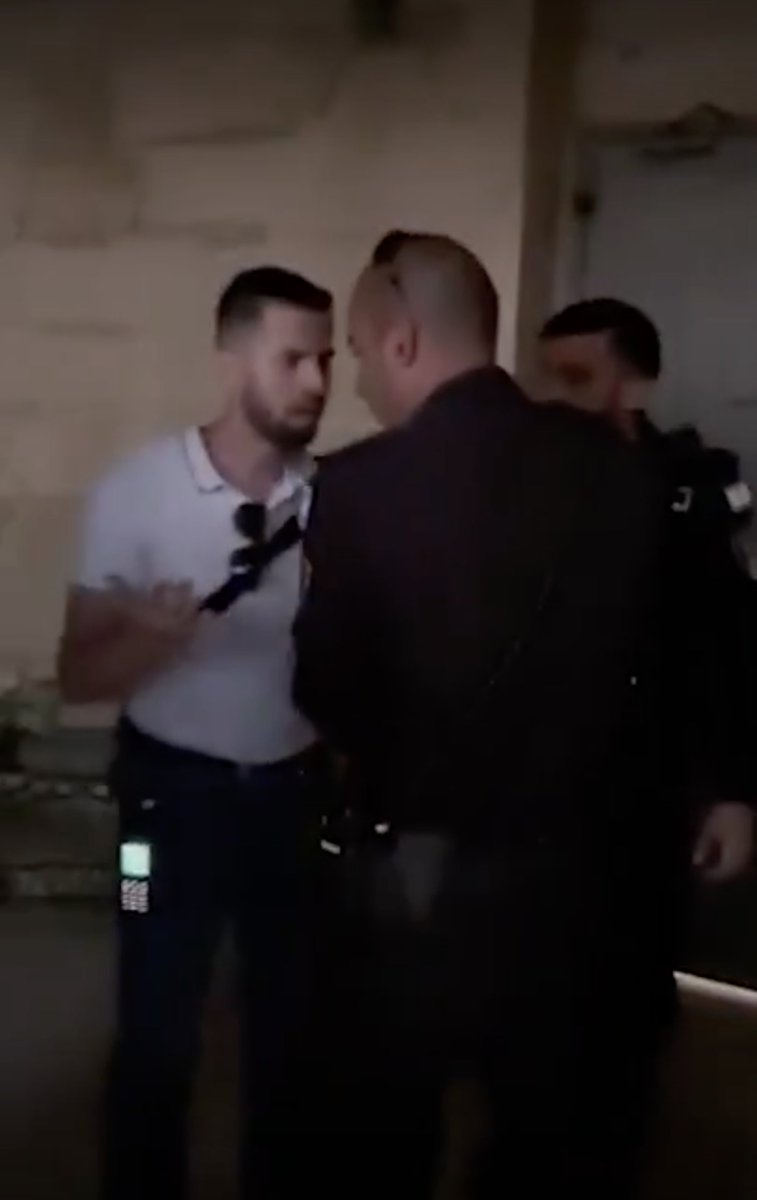 Itai CELLIER's Threads – Thread Reader App