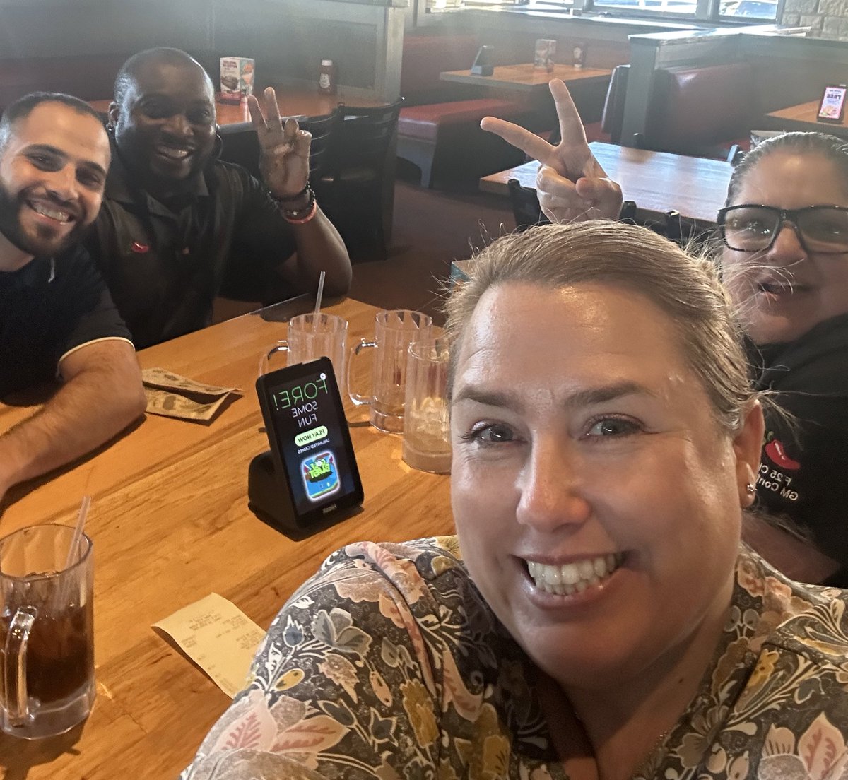 Julie Barraza's Instagram, Twitter & Facebook on IDCrawl