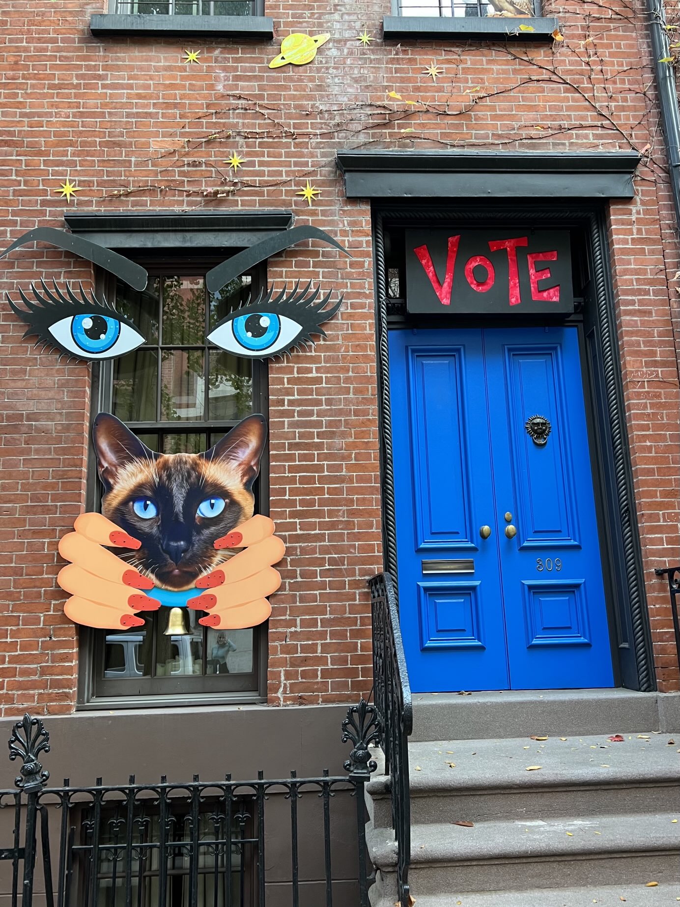 Victorious Cats Locker Sold At Auction: Rare 1964 Addams Family Game