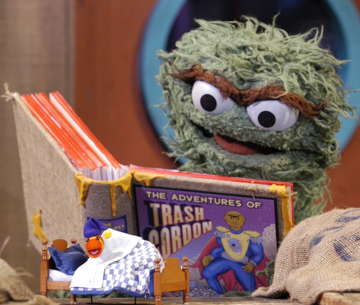 Sesame Street Oscar Trash Sesame Street, Oscar The Grouch Figure, 2.5