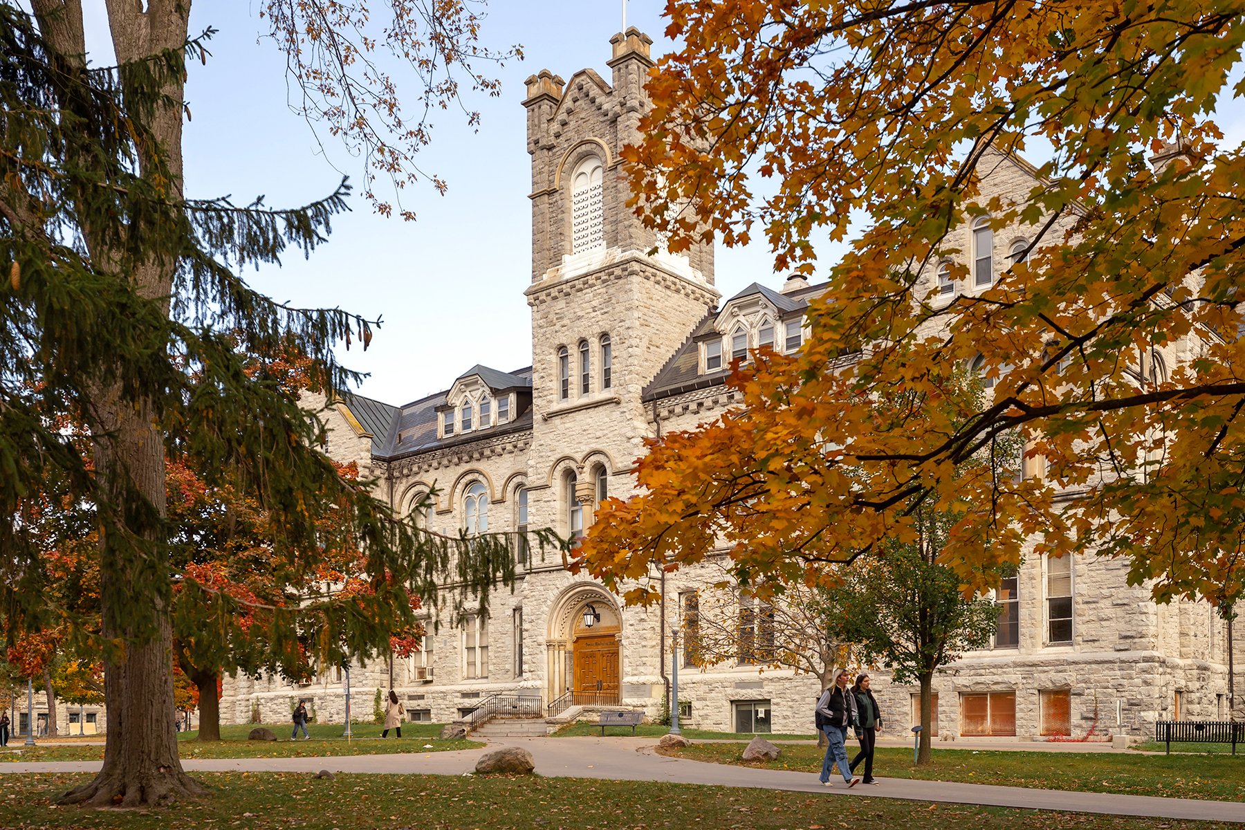 Queen S University Canada