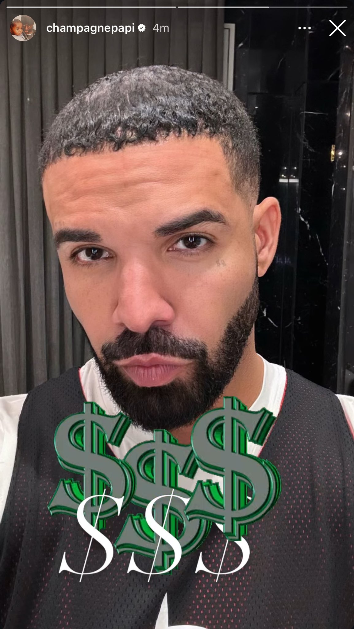 Drake Sonriendo 2024