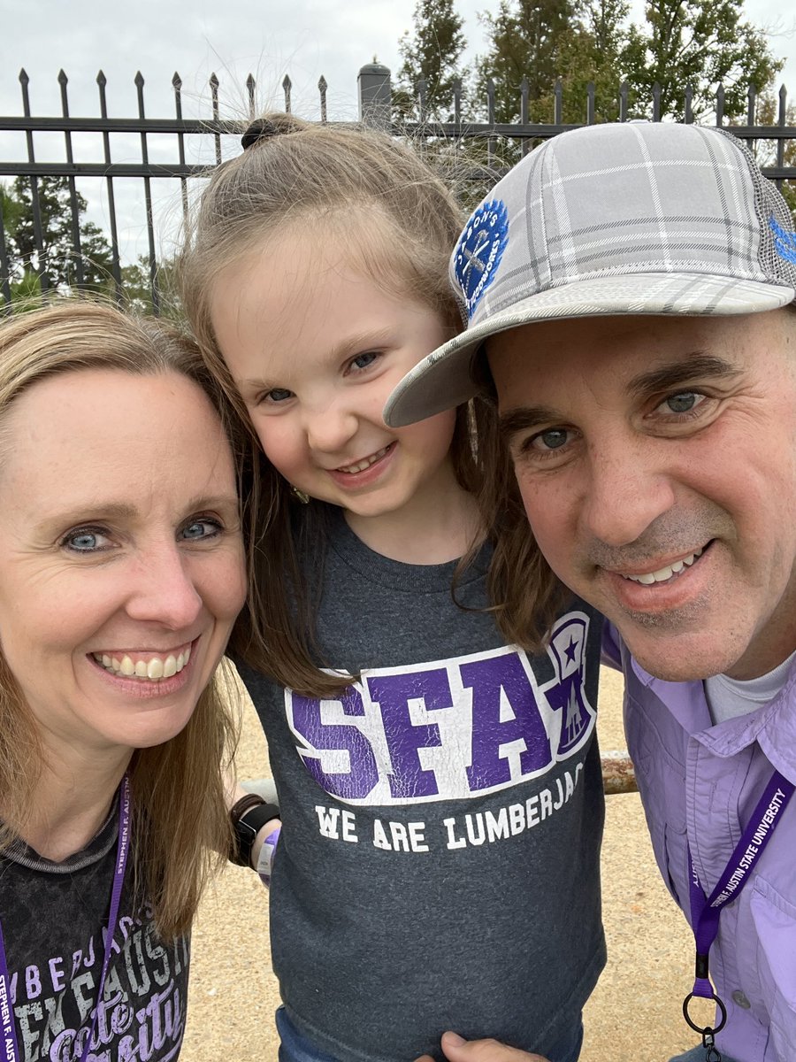 Angela Holt's Instagram, Twitter & Facebook on IDCrawl