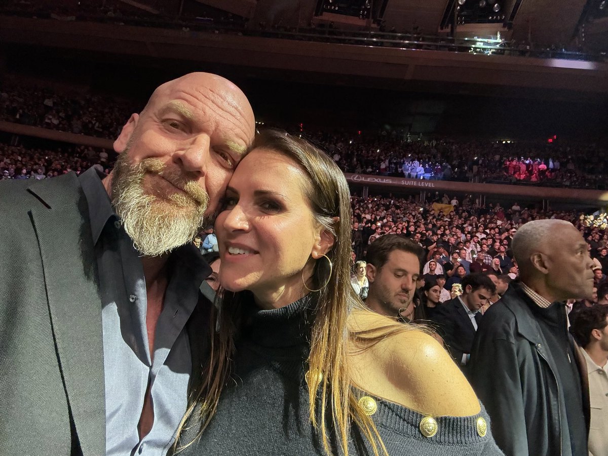 Stephanie Mcmahon Haciendo Ejercicio Stephanie McMahon ( WWE )