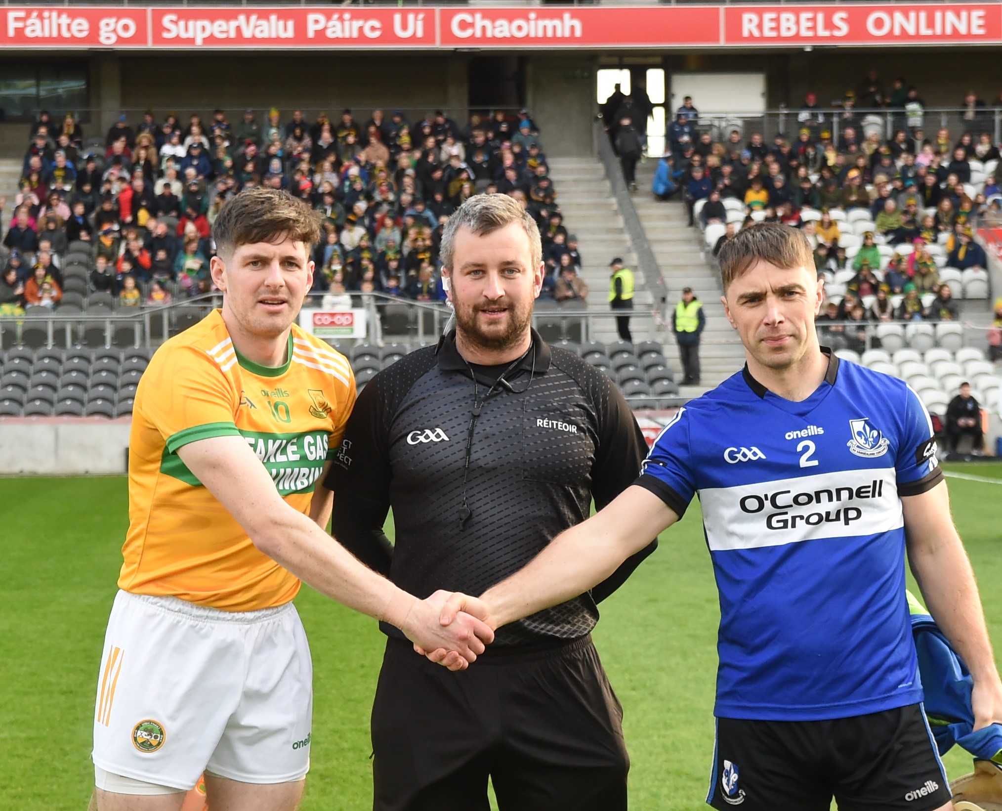 Coinnigh Socair Agus Fiach Muc SuperValu Páirc Uí Chaoimh Receives