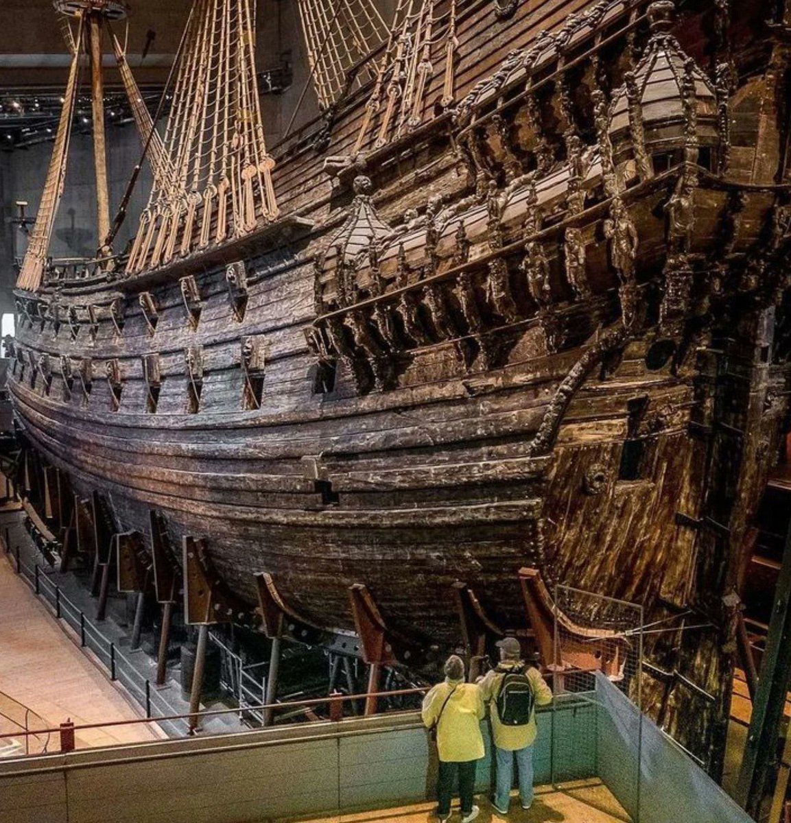 Thread of historical archeological discoveries 🧵 1. 2700 year old ...