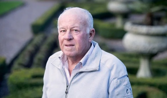 At 35, this man built a $190 Billion trading empire from his bedroom ...