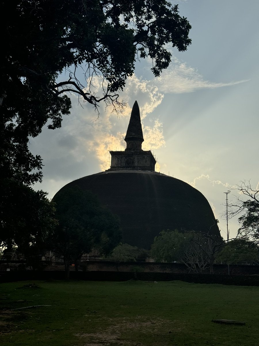 Sri Lanka is a good travel destination in budget ️ I visited Sigiriya ...