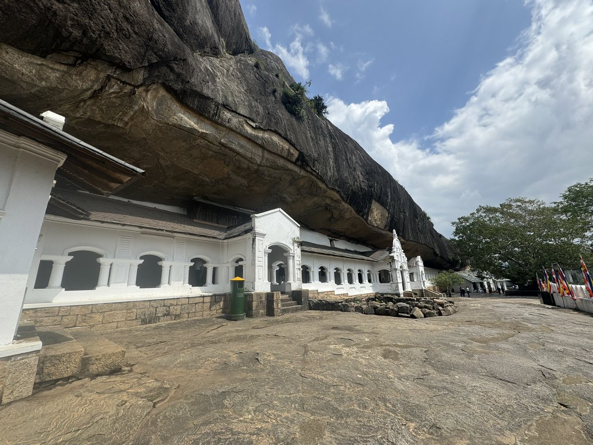 Sri Lanka is a good travel destination in budget ️ I visited Sigiriya ...