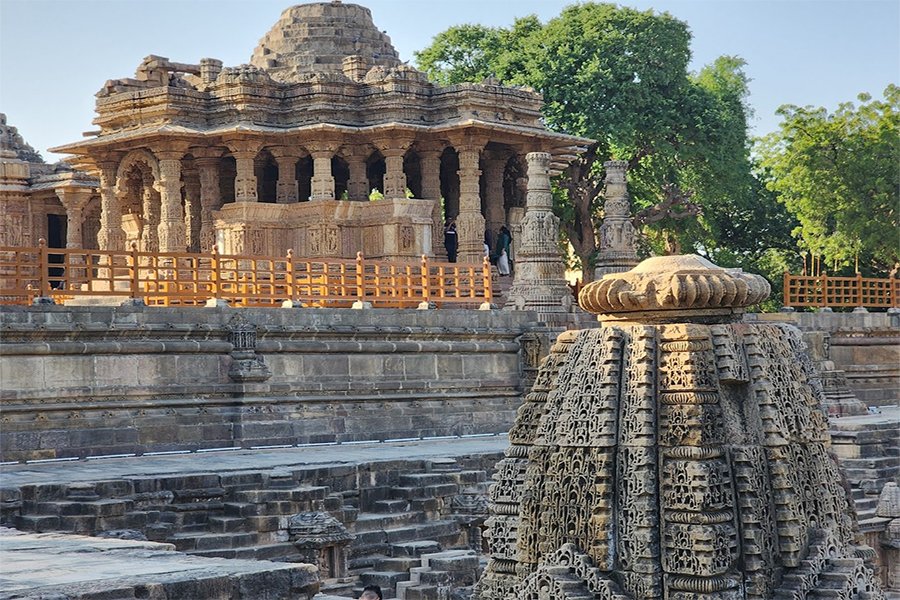 12 incredible Sun Temples in India... Read the full Thread 🧵 "Here, the ...
