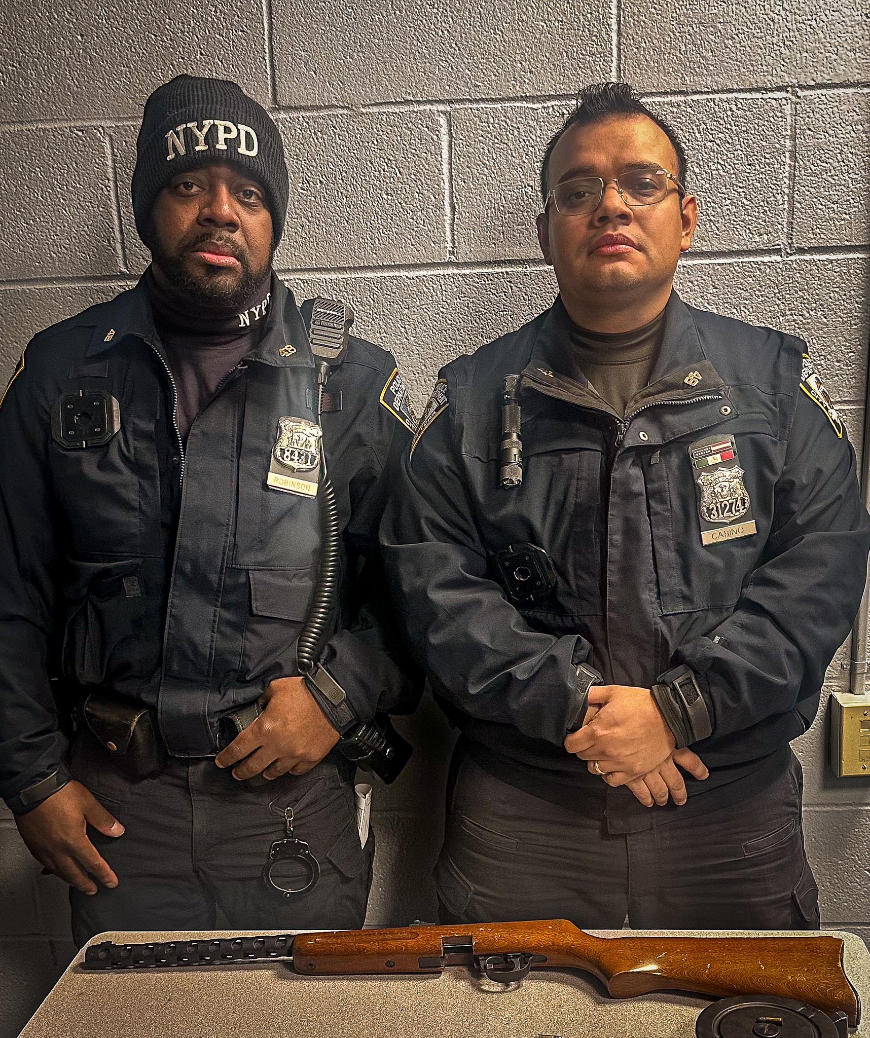 Nypd Offiser Pistol New York Reacts To London Attack: NYPD Brings In