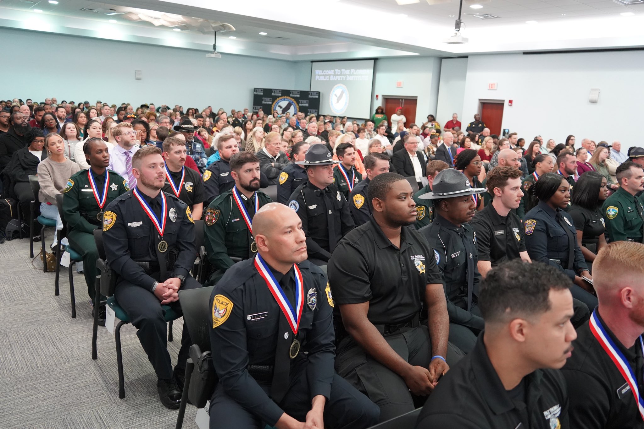 Police Officers Graduations In Florida Police Officer Returns To