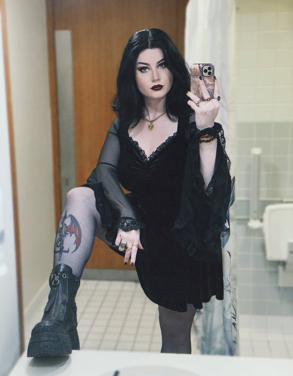 Uncanny Evelyn