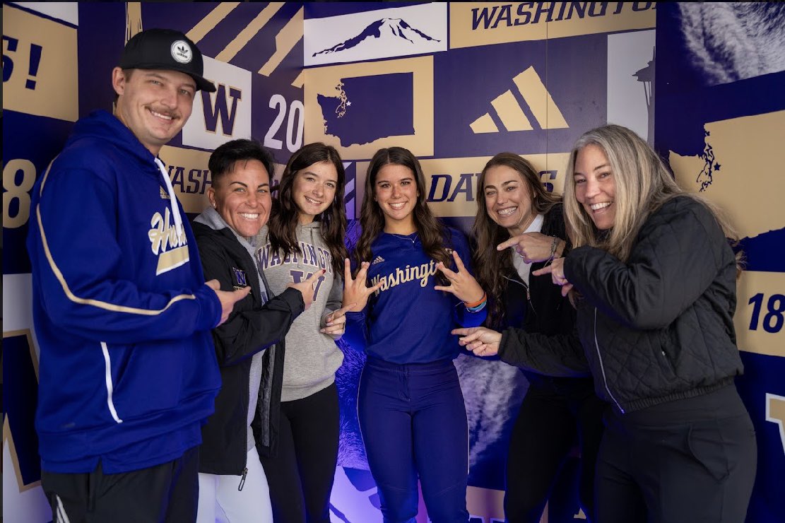 See you again soon Seattle 🔜 @UWSoftball