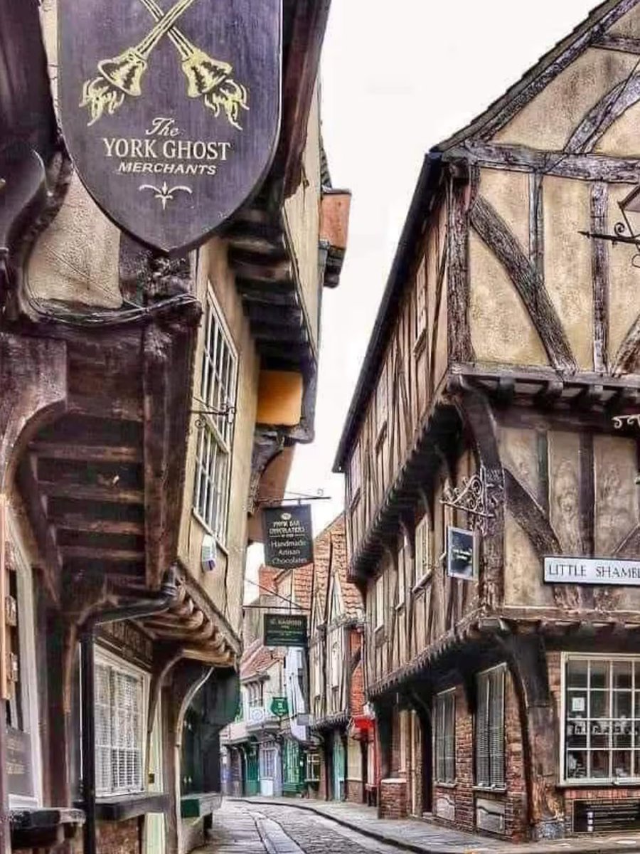 The most beautiful medieval cities on Earth 🧵 1. Siena, Italy - Thread ...