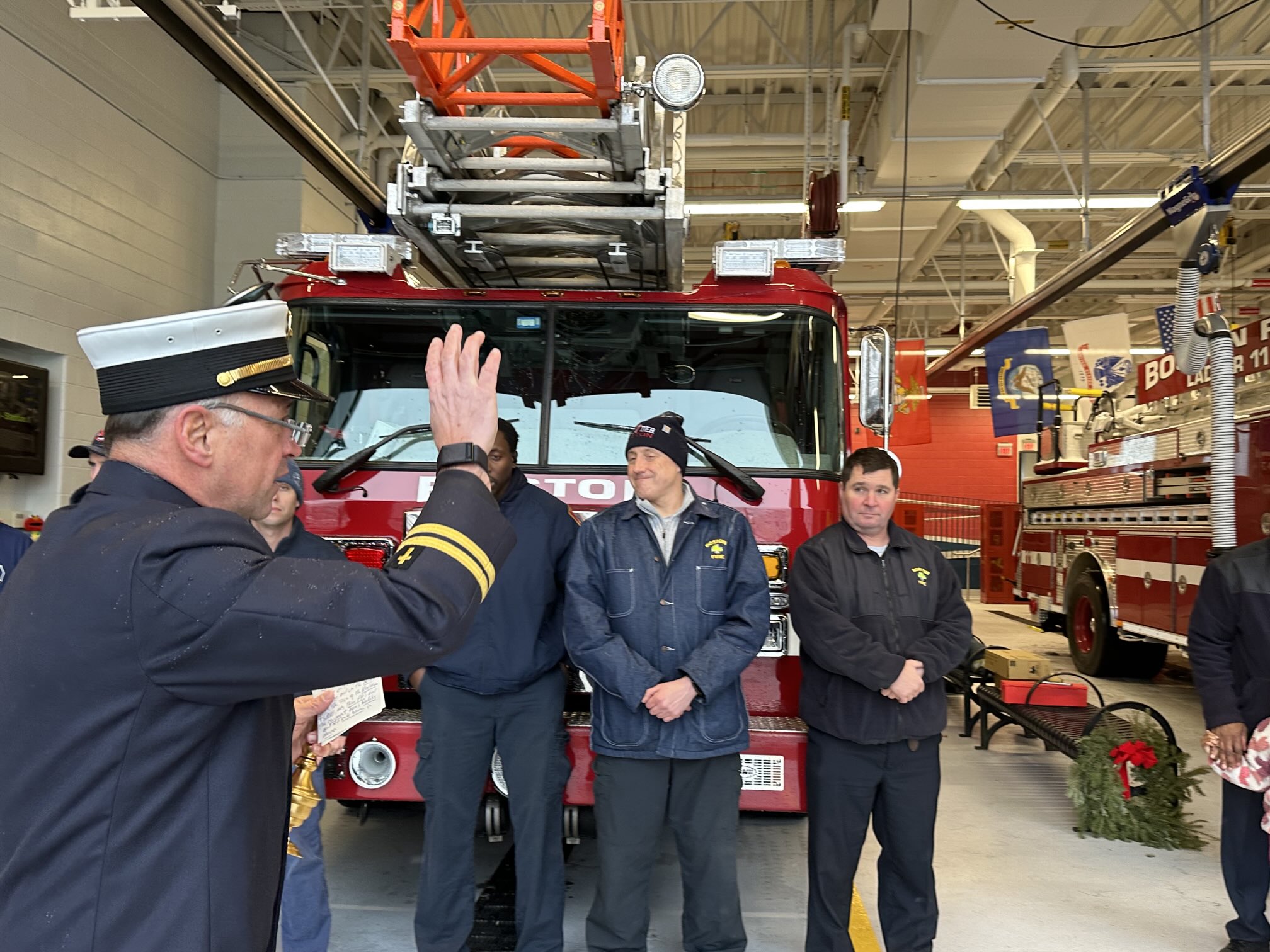 Boston Fire Ladder Trucks Boston Fire Wire | @bostonfiregear Engine 17