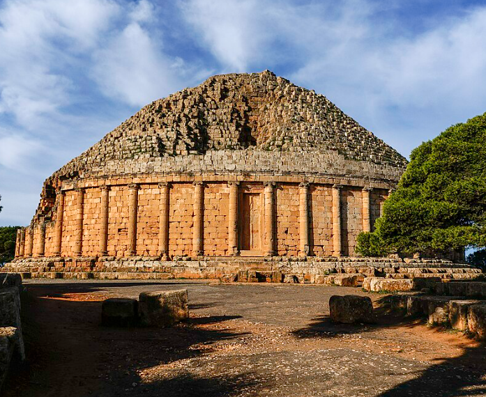 The world's most famous mausoleums are monuments to love, power, and ...