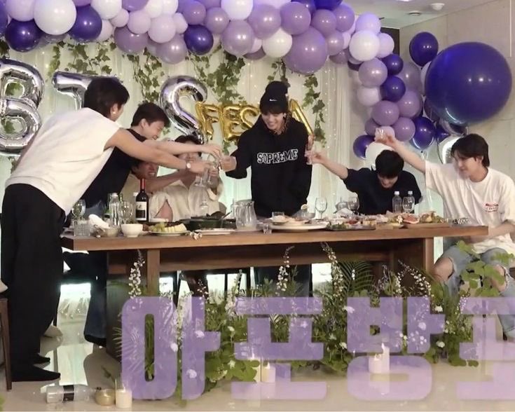 Raise your hand ‍♀️ if you are still here after the BTS dinner on June ...