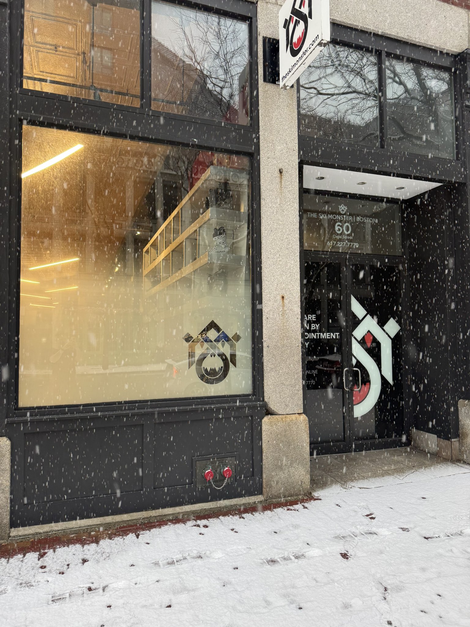 Ski monster store