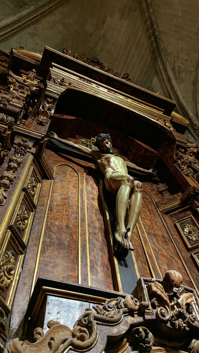 🧵Part 1: A Tapestry of Faith and Art Catholicism weaves together ...