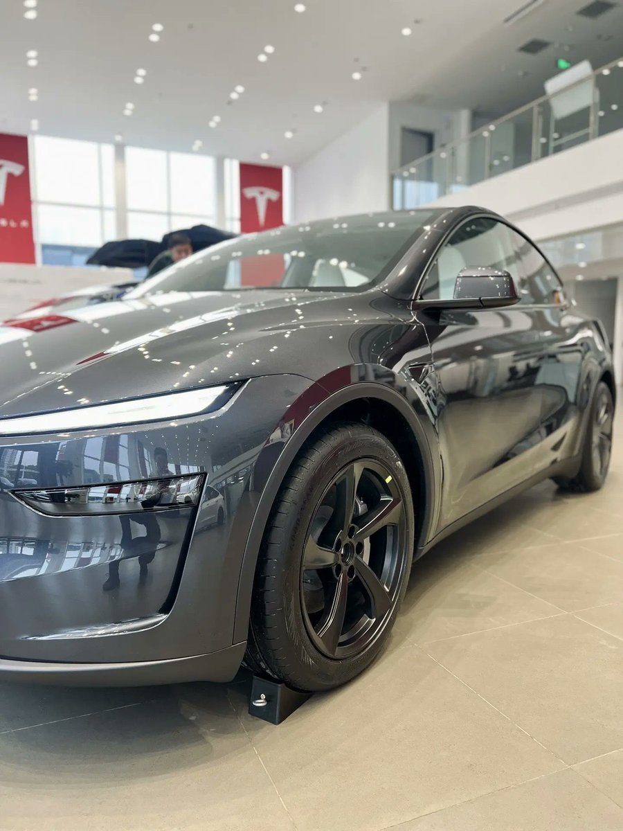 Tesla Model Y Features New 19-Inch Crossflow Wheels, Redesigned Wheel ...