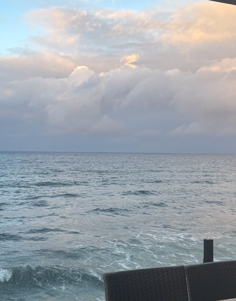 Thread By @zaidkdahhaj - Why cloudy days are still worth stepping..