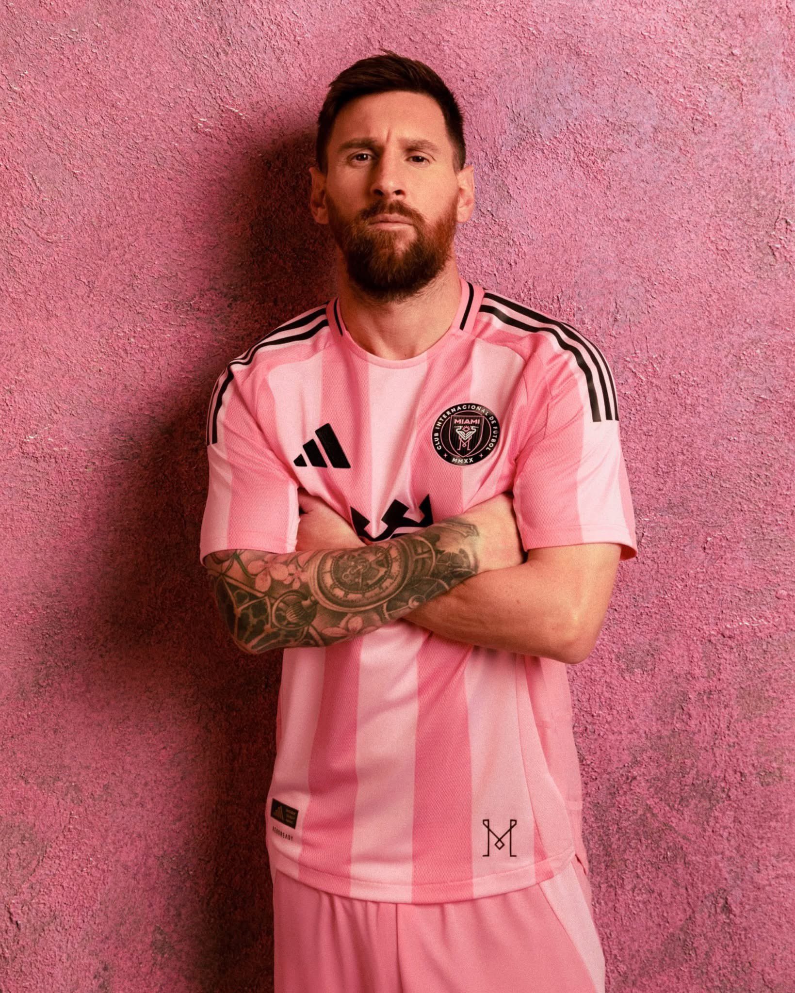 Con Messi como modelo, Inter Miami presentó su nueva camiseta para la temporada 2025: precio y ...