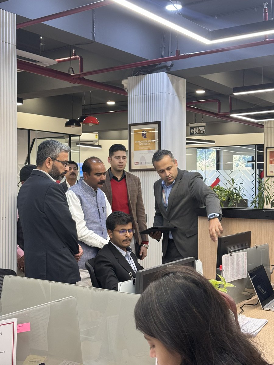 Work With Us - Strategic Leadership - Right To Trauma Care | SaveLIFE ...