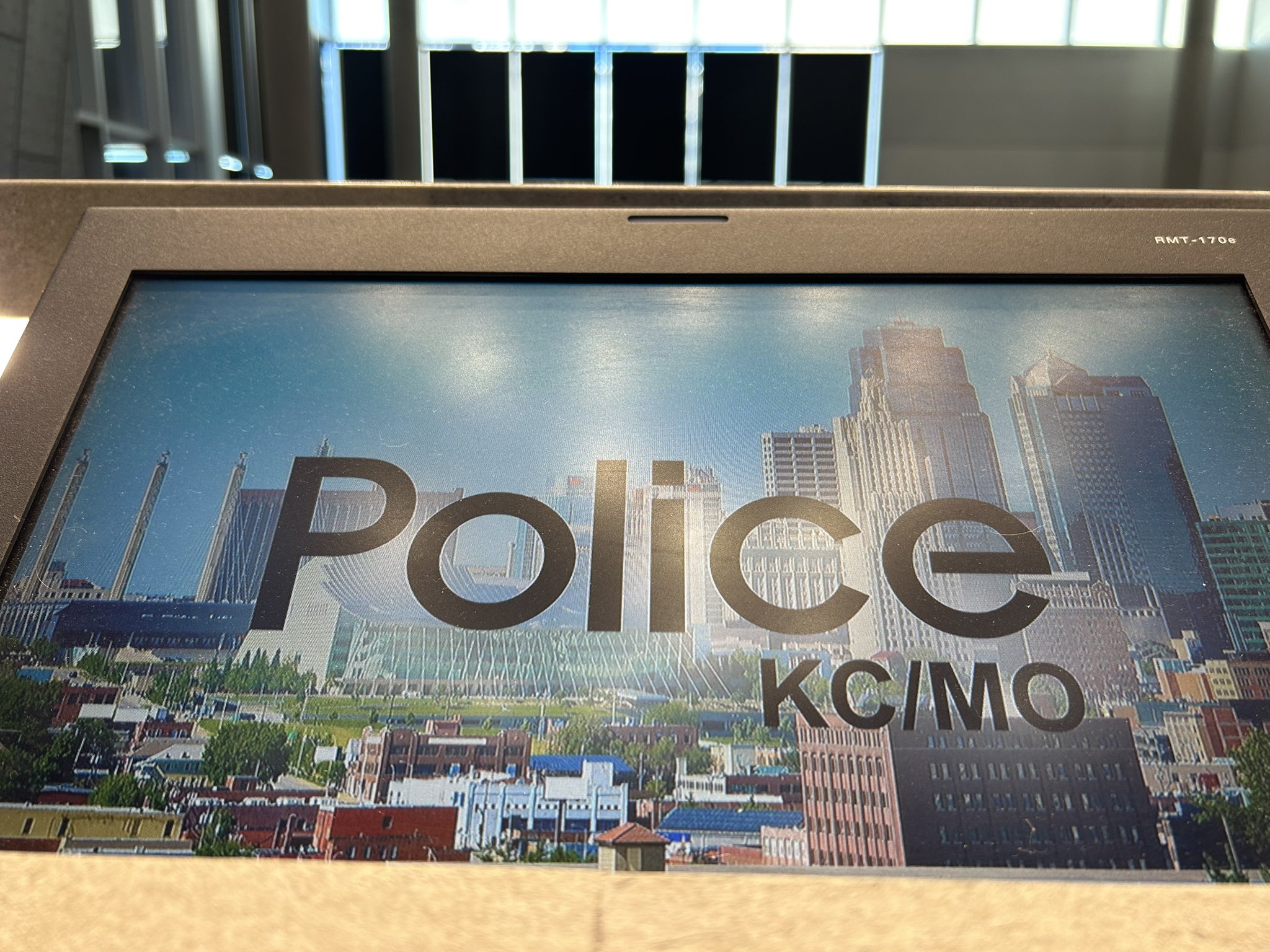 Kansas City Police Commissioners KCPD RECOGNIZES 13 OFFICERS AT AWARDS