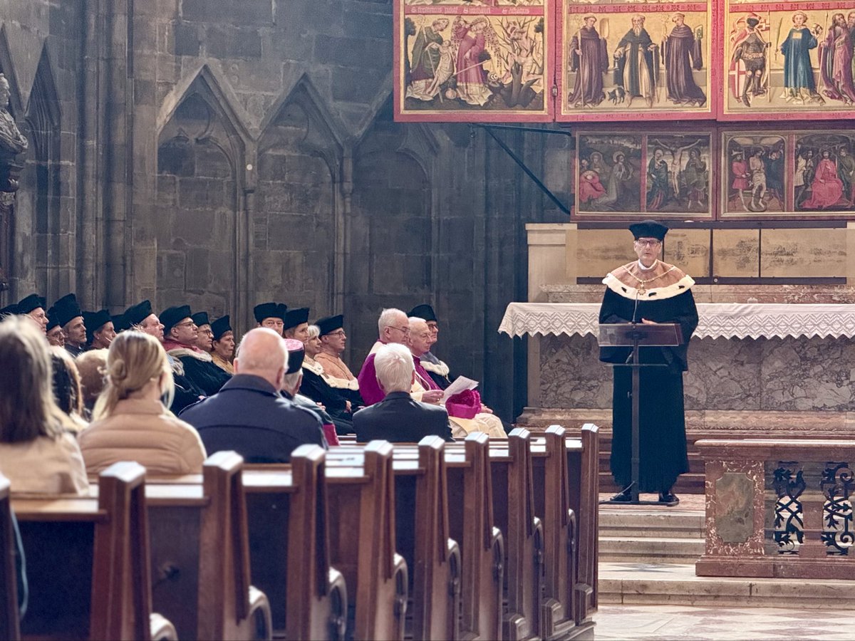 Manuel Bronstein - Facebook, LinkedIn, Twitter