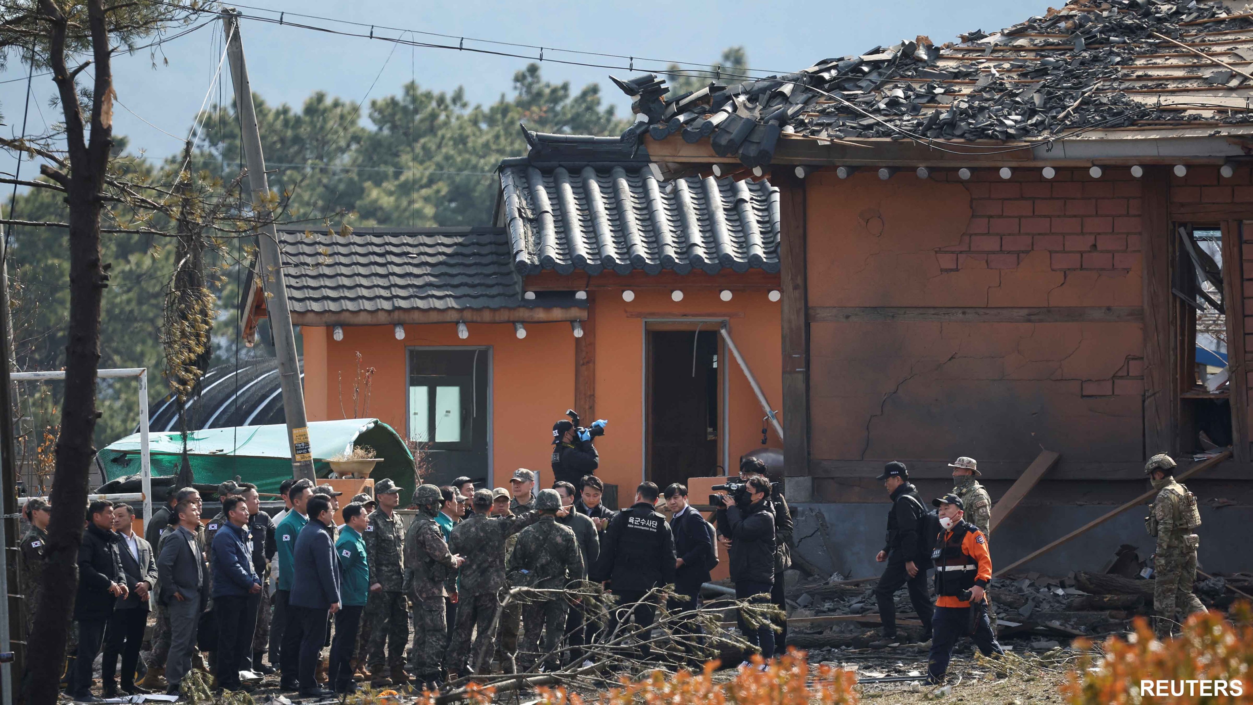 South Korean KF-16 fighter jet accidentally dropped 8 bombs in residential area > General ...