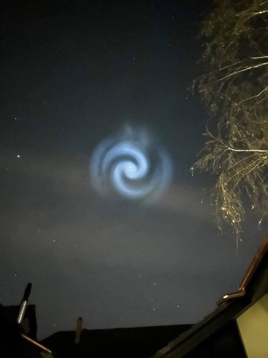 SpaceX Falcon 9 Rocket's Frozen Fuel Creates Spectacular Spiral Light ...